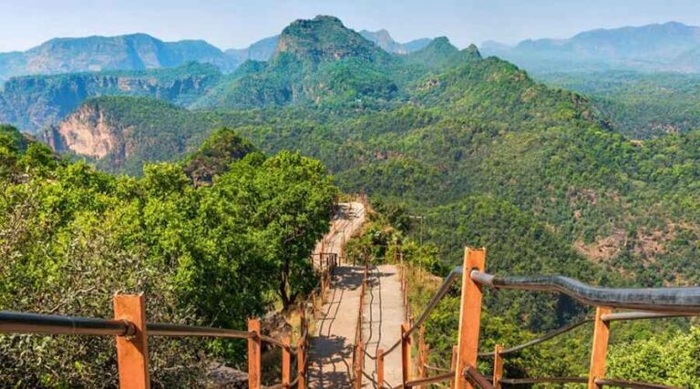 Top 10 Best Hill Stations in Madhya Pradesh - TripsTheWorld.com