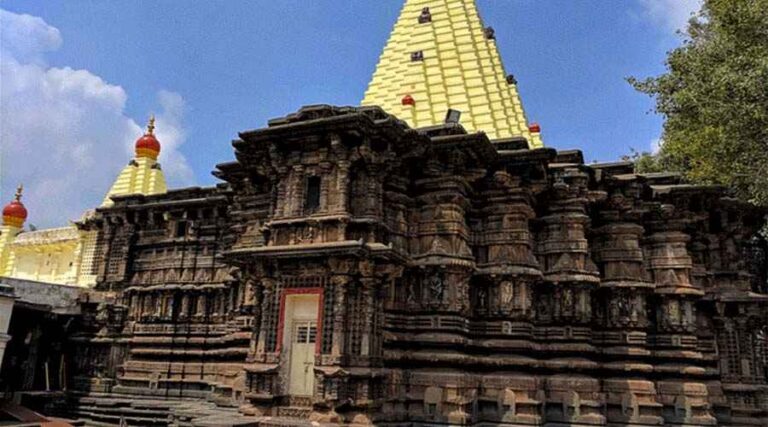 Kolhapur Mahalaxmi Temple: A Glorious Blend of Divine Heritage and ...